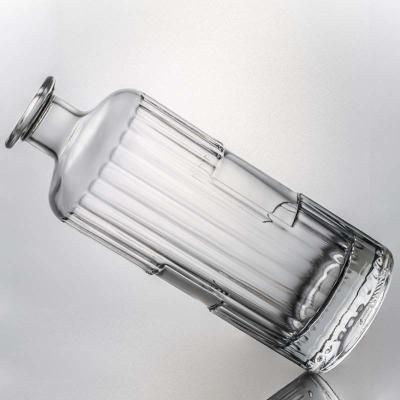 Cina Capacità personalizzabile Tipo di sigillatura Bottiglia di vetro di sughero per whisky Vodka Tequila Gin Rum in vendita