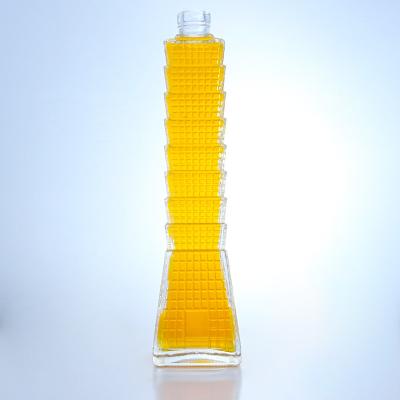 Cina Bottiglia di vetro a forma di torre per vodka brandy tequila logo personalizzato in vendita