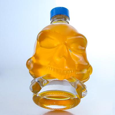 Cina Decal superficie forma cranio bottiglia di liquore di vetro per il whisky vodka Brandy tecnica di invecchiamento in vendita