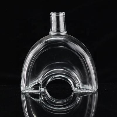 Cina Bottiglia di vetro industriale da 700 ml per l'industria delle bevande a forma di pollice in vendita