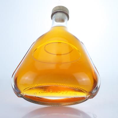 Cina Bottiglia di vetro di 700 ml chiara o personalizzata per gin rum champagne brandy whisky liquore in vendita