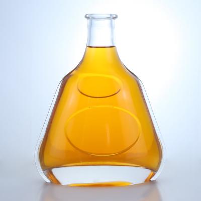 Cina Bottiglia di vetro di 700 ml chiara o personalizzata per gin rum champagne brandy whisky liquore in vendita