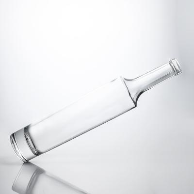Cina Bottiglia di liquore in vetro a collo lungo a misura per la vodka al gin rum in vendita