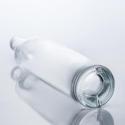 Cina Bottiglia di liquore in vetro a collo lungo a misura per la vodka al gin rum in vendita