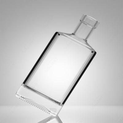 Cina Bottiglia di vetro quadrata da 50 ml per whisky gin rum con tappo e tappo di sughero in vendita