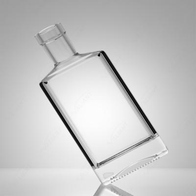 Cina Bottiglia di vetro quadrata da 50 ml per whisky gin rum con tappo e tappo di sughero in vendita
