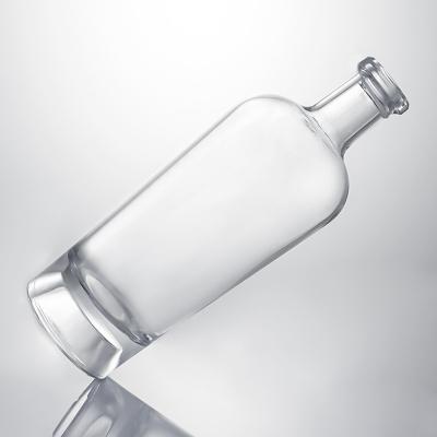 Cina Bottiglia di vetro di whisky gin rum Super Flint con colletto di vetro personalizzato e tappo di sughero in vendita
