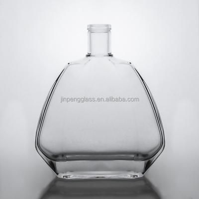 Cina Bottiglia di vetro piatta di 750 ml con sughero per vodka whisky gin bevande industriali in vendita