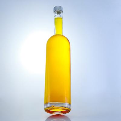 Cina Base di vetro Collo lungo Customized Super Flint Rum Vodka Whisky Tequila Gin Bottiglia con sughero in vendita
