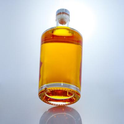 Cina Popular Shape Super Flint Glass Liquor Bottle per Vodka Whiskey Rum Tequila Gin Made in vendita
