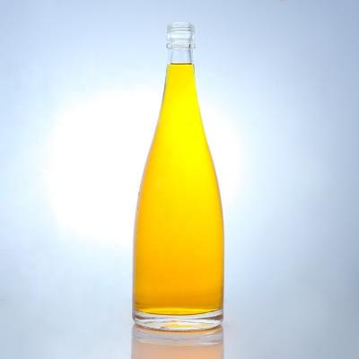 Cina Bottiglia di vetro a cappuccio a vite a forma di pera fatta per il rum Super Flint Vodka Whisky Tequila Gin in vendita