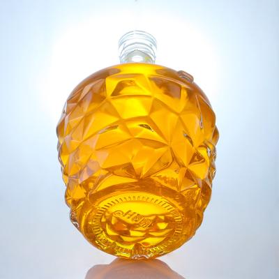 Cina Bottiglia di vetro rotonda a decal trasparente o personalizzata per rum vodka whisky tequila gin in vendita
