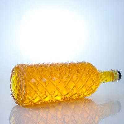 Cina Collare di vetro Super Flint Rum in rilievo Vodka Whisky Tequila Gin Bottiglia con sughero in vendita
