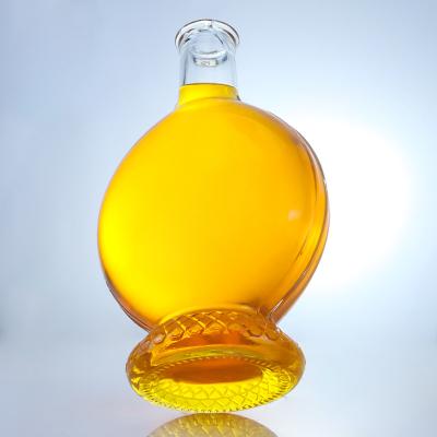 Cina Bottiglia di vetro a forma di tappo di sughero per rum personalizzabile, vodka, whisky, tequila e gin in vendita