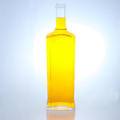 Cina Flascia di vetro di materiale per colletto trasparente o personalizzato per rum vodka whisky tequila gin in vendita
