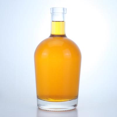 Cina Bottiglia di liquore in vetro da 750 ml per gin rum vodka forma su misura con materiale per il colletto in vetro in vendita