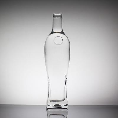 Cina Bottiglie di vetro di 700 ml con tenuta di sughero trasparente per liquori e vodka in vendita