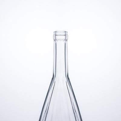 China Brandy Vodka Tequila Garrafa de vidro com tampa de cortiça e forma poligonal distinta à venda