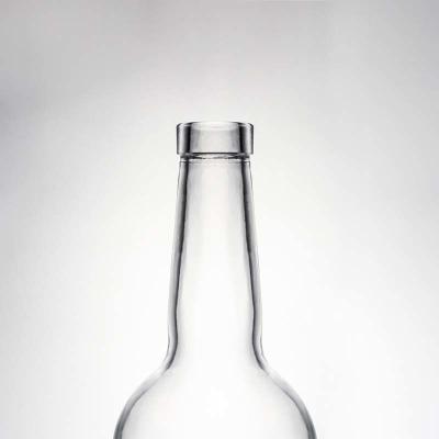 Cina Collare in vetro con logo personalizzato Bottiglia rotonda di liquori da 700 ml per vodka brandy whisky e altro in vendita