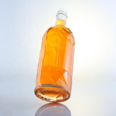 中国 独特のデザインのシャンパン ジン ラム ブランディ ウイスキーのためのガラスボトル スーパーフリント素材 販売のため