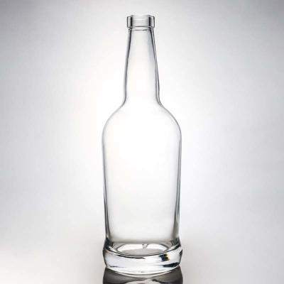 Cina Bottiglia di vetro di 700 ml chiara o personalizzata per liquori rum vodka whisky tequila e gin in vendita