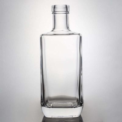 Cina Elegante bottiglia di liquore in vetro quadrato 700ml 750ml per whisky vodka gin collare materiale vetro in vendita