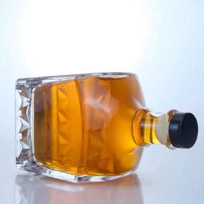 中国 ジン・ラム・ウォッカ用のカスタム・スクエア・ガラスボトル 販売のため