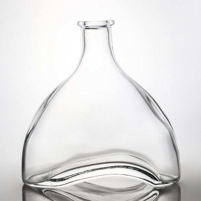 Cina 500 ml 700 ml 750 ml Bottiglia di liquore a pietra chiara con tappo e tappo di sughero personalizzato in vendita