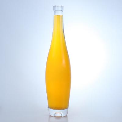 Cina Bottiglia rotonda di liquori alta e sottile da 500 ml/700 ml con capo di sughero chiaro o colore personalizzato in vendita