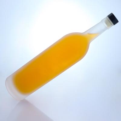 Cina Collare di vetro 750ml Classic Frosted Empty Clear Flint Gin Rum Champagne Brandy Whisky Liquor Bottle con sughero in vendita
