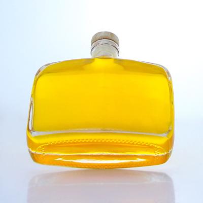 Cina Alcolici industriali 300 ml Unico spalla rotonda Super flint bottiglia di vetro con sughero in vendita