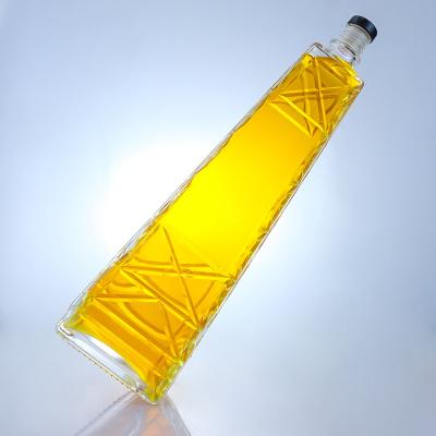Cina Chiara Unica Forma 700ml 75cl Super Flint Rum in rilievo Vodka Bottiglia di vetro di whisky con tappo a vite in vendita