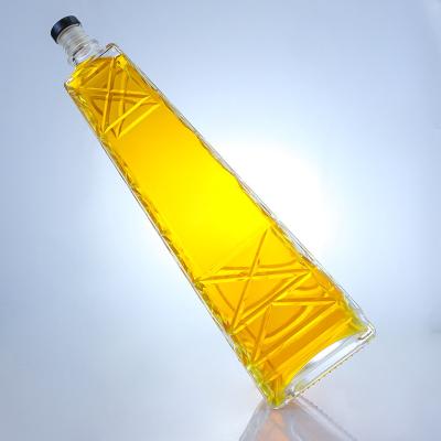 Cina Chiara Unica Forma 700ml 75cl Super Flint Rum in rilievo Vodka Bottiglia di vetro di whisky con tappo a vite in vendita