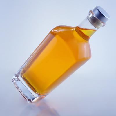 Cina Colore della bottiglia Chiara bottiglia di vetro a forma unica da 750 ml per gin rum champagne brandy whisky in vendita