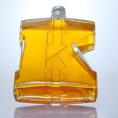 Cina Bottiglia di vetro di pietra chiara 750 ml con forma unica per Gin Rum Champagne Brandy Whisky in vendita