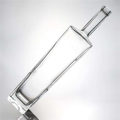Cina Materiale del corpo Vetro Bottiglia di whisky a forma quadrata da 1000 ml con alto filtro e sughero in vendita