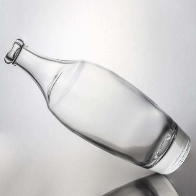 Cina Collare di vetro 500ml 700ml 1000ml Gin vuoto Flint Rum Champagne Latte con sughero in vendita