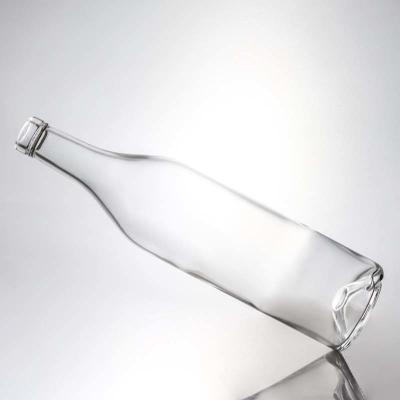 Cina 500 ml 750 ml 1000 ml bottiglia di vetro per bevande succo birra vodka whisky chiaro o personalizzato in vendita