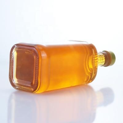 Cina Materiale del colletto Vetro trasparente 500ml 700ml 750ml Flint Glass Bottle per Vodka Gin Rum in vendita