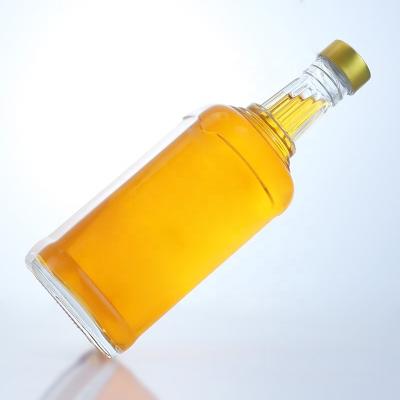 Cina Materiale del colletto Vetro trasparente 500ml 700ml 750ml Flint Glass Bottle per Vodka Gin Rum in vendita