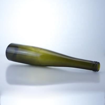 Cina 520ml/700ml Elegante Bottiglia di Vetro Verde Antica per Whisky Vodka Tequila Gin Rum in vendita