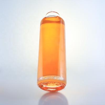 Cina Bottiglia di vetro a pietra rotonda unica da 750 ml con logo e sughero personalizzati in vendita