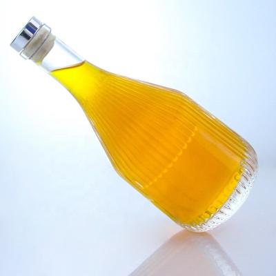 Cina Flint Glass 500ml 750ml 1000ml bottiglia di vodka a forma speciale con logo personalizzato in vendita