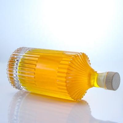 Cina 500 ml 750 ml 1000 ml bottiglia di vetro trasparente vuota per vodka gin rum whisky brandy in vendita