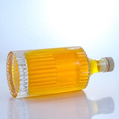 Cina 500 ml 750 ml 1000 ml bottiglia di vetro trasparente vuota per vodka gin rum whisky brandy in vendita