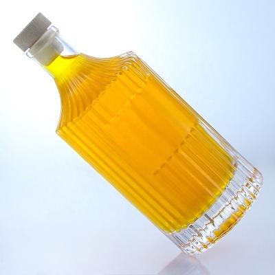 Cina 500 ml 750 ml 1000 ml bottiglia di vetro trasparente vuota per vodka gin rum whisky brandy in vendita