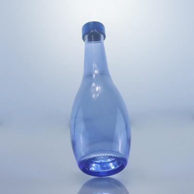 Cina Collare di vetro Disegno unico 2022 Bottiglia vuota blu chiara per Gin Whisky Rum Tequila Brandy in vendita