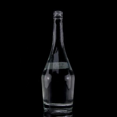 Cina Stampaggio a caldo 700 ml 750 ml bottiglia di vetro personalizzata per whisky gin vodka rum liquore in vendita