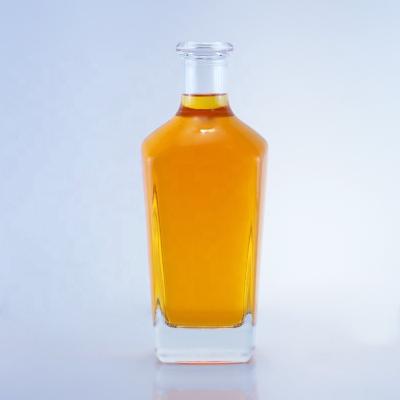 Cina 750 ml di liquore in bottiglia di vetro per liquidi unici whisky vodka rum tequila in vendita