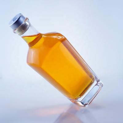 Cina 750 ml di liquore in bottiglia di vetro per liquidi unici whisky vodka rum tequila in vendita